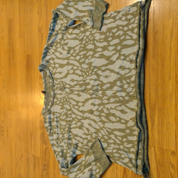 XCVI | Tops | Xcvi Top Sweatshirt Shirt Print Long Sleeve Xl | Poshmark